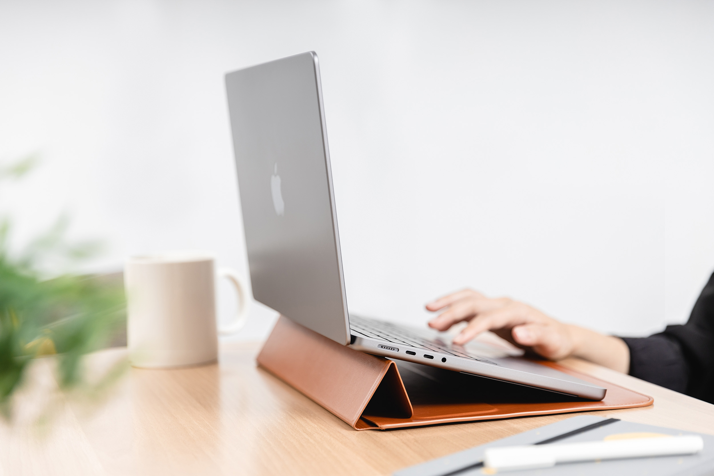 Easystand Leather Laptop Sleeve | Nomad Store Brunei
