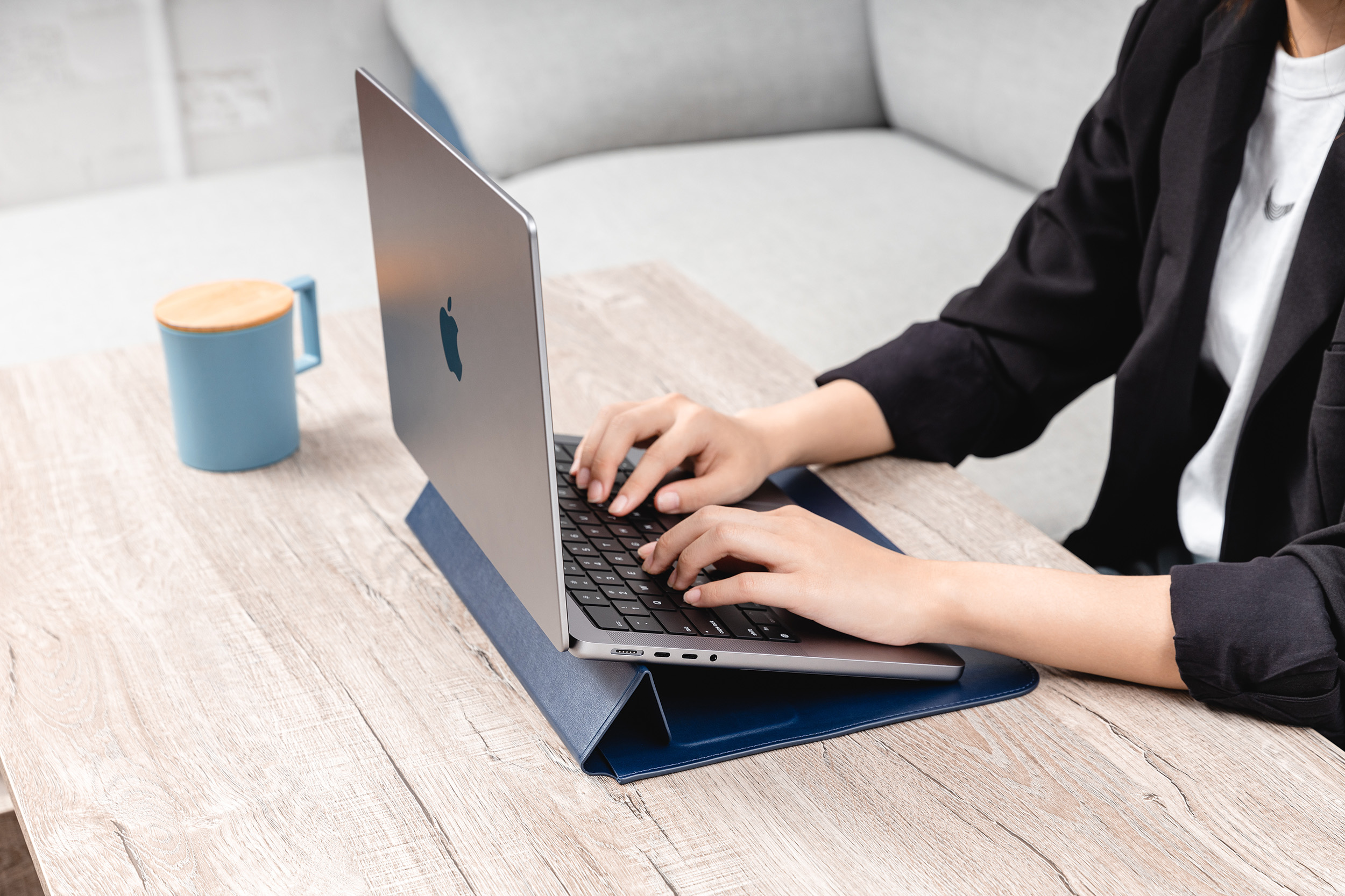 Easystand Leather Laptop Sleeve | Nomad Store Brunei